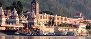 Parmarth Niketan Ashram in Rishikesh | Himalayan Yoga Association